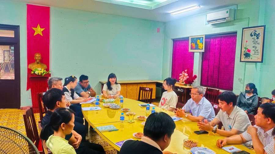 Chuyến công tác tại Việt Nam của ông Amit Gulati - Đại diện Làng trẻ em ...